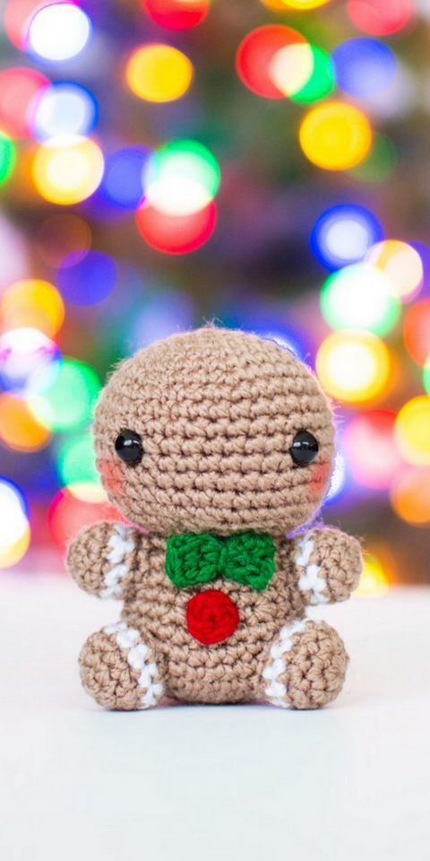 Amigurumi Gingerbread man free crochet pattern - Free Amigurumi Patterns